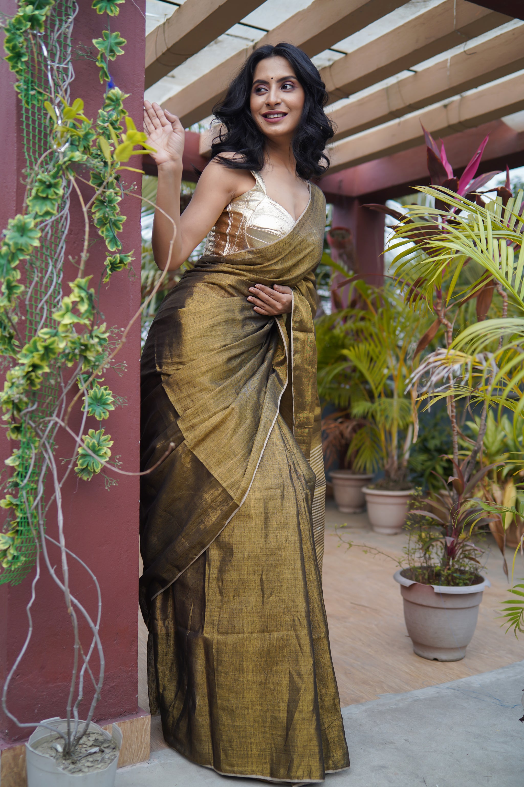 Gold Dual Tone Tissue linen Saree with blouse piece